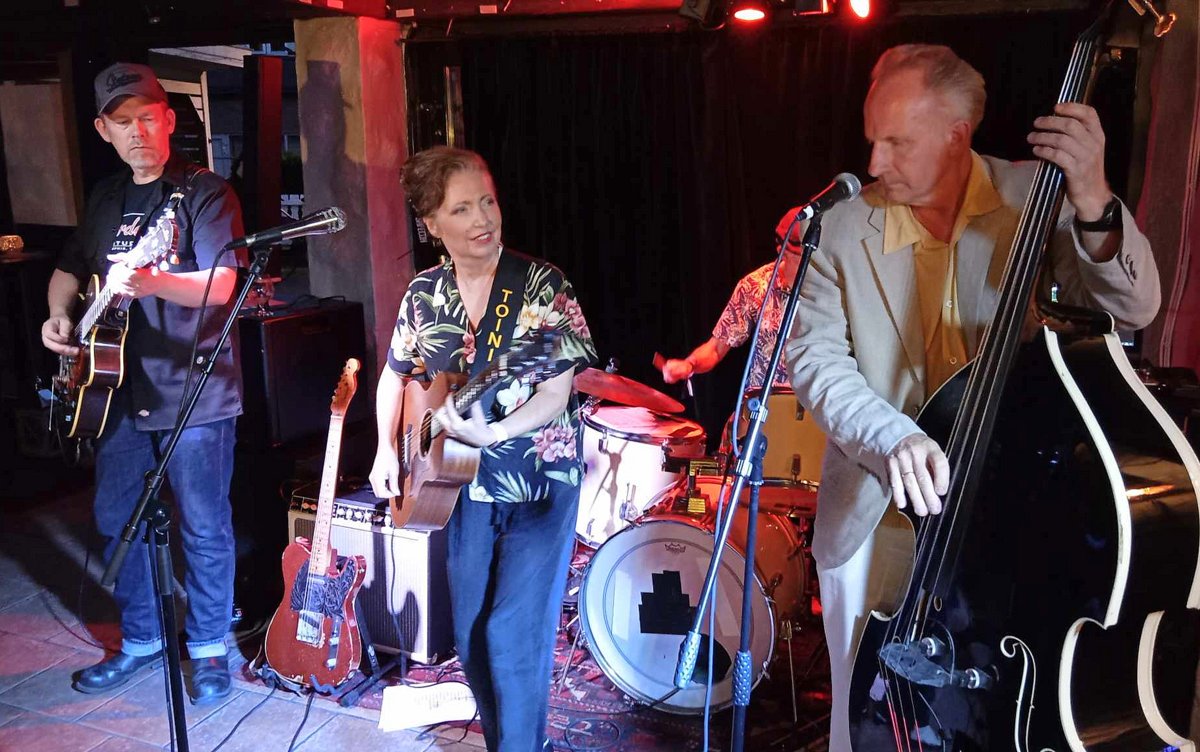 Toini Knudtsen og bandet skapte liv i Mysen - Indre24